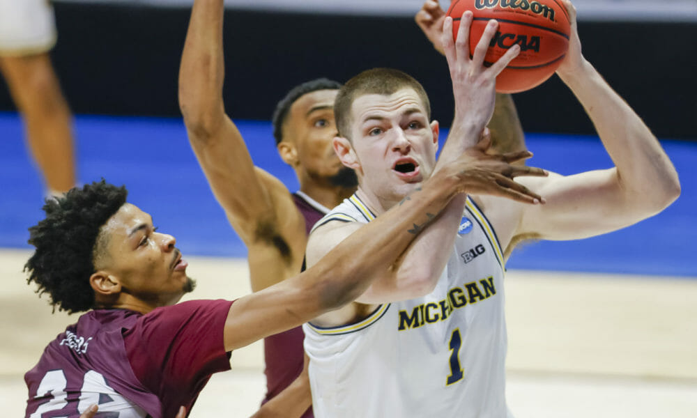 LSU hasn't seen anything like Hunter Dickinson, and that could be the ...