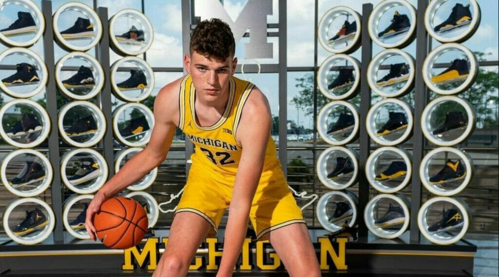 'He knows what he's doing': Four-star center Donovan Clingan praises ...