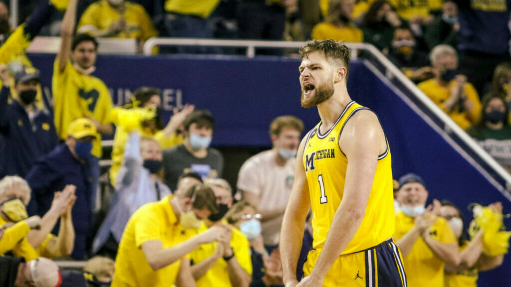 Hunter Dickinson named Most Valuable Player at postseason celebration ...