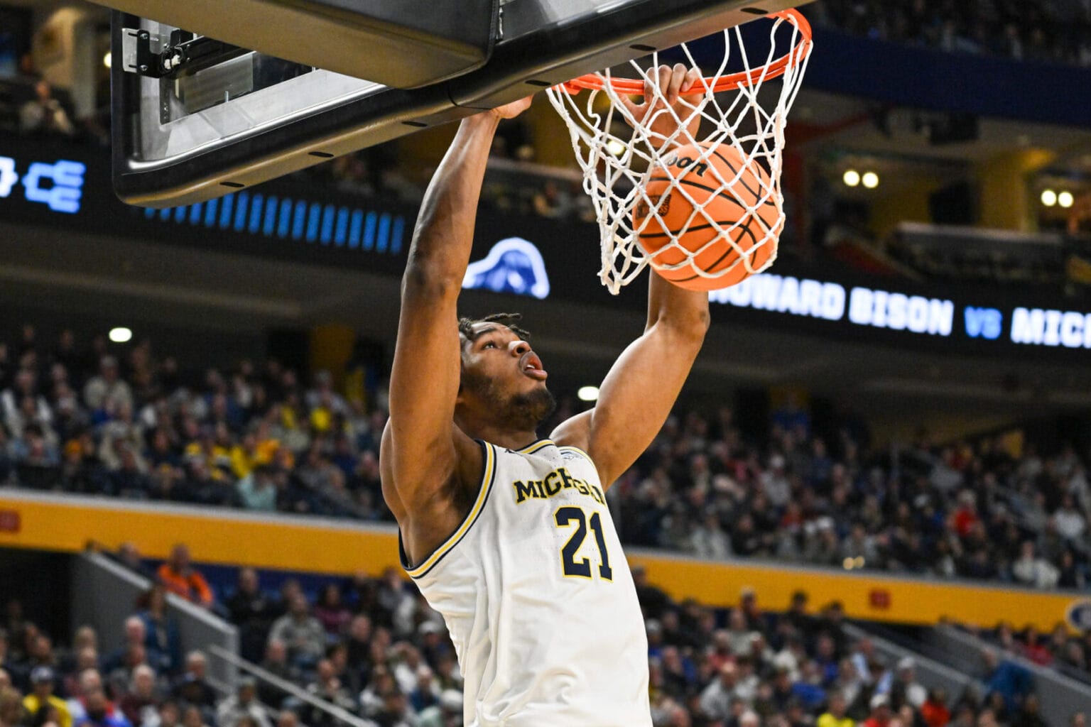 After a first-half shootout, Michigan's bigs were the difference ...